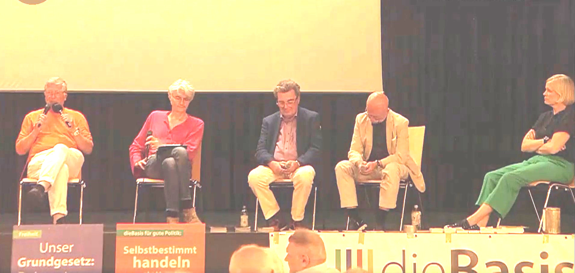 "Friede und Sicherheit" - Vortrag und Diskussion mit Major a.D. Florian ...